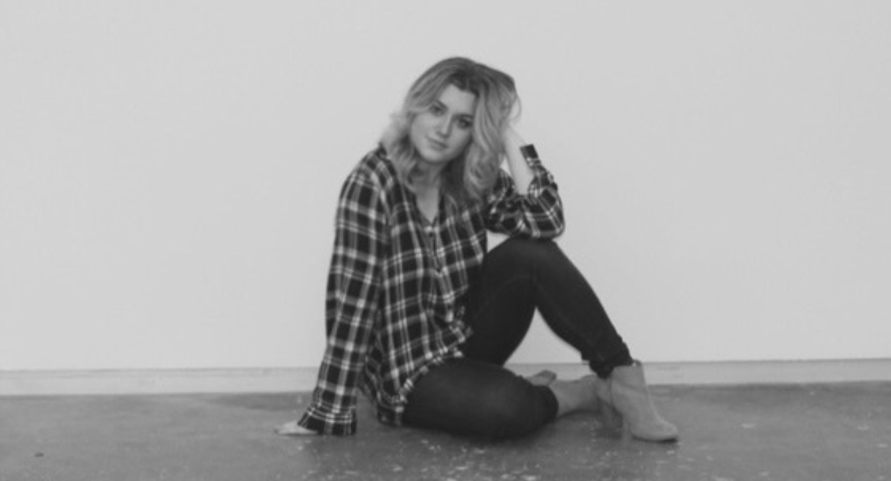 Fast-rising Songstress Baileigh’s Latest Single, “deck the halls” is a ...